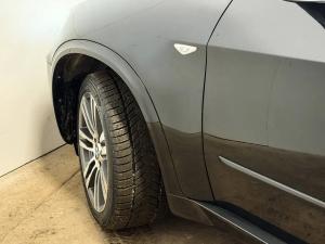 Black BMW X5 2013 in Jurmala, with an engine capacity of 3.00 L and mileage of 284 thousand km for 15695 €, photo 33 on AUTOMOTO.COM.LV