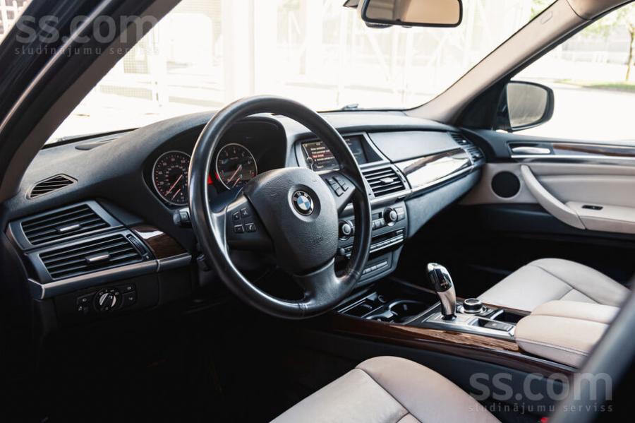 Melns BMW X5 2013 Rīga, ar dzinēja tilpumu 3.00 L un nobraukumu 187 tūkst. km par 12000 €, foto 6 vietnē AUTOMOTO.COM.LV