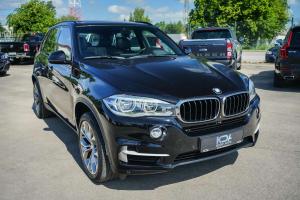 Black BMW X5 2013 in Kaunas, with an engine capacity of 2.99 L and mileage of 323 thousand km for 17750 €, photo 3 on AUTOMOTO.COM.LV
