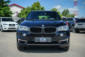 Black BMW X5 2013 in Kaunas, with an engine capacity of 2.99 L and mileage of 323 thousand km for 17750 €, photo 4 on AUTOMOTO.COM.LV