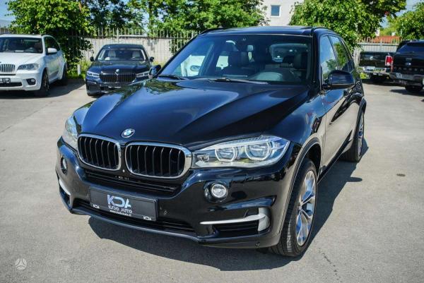 Black BMW X5 2013 in Kaunas, with an engine capacity of 2.99 L and mileage of 323 thousand km for 17750 €, photo 4 on AUTOMOTO.COM.LV