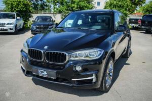 Black BMW X5 2013 in Kaunas, with an engine capacity of 2.99 L and mileage of 323 thousand km for 17750 €, photo 5 on AUTOMOTO.COM.LV