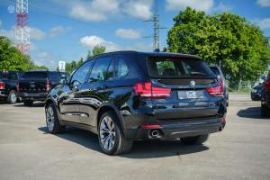 Black BMW X5 2013 in Kaunas, with an engine capacity of 2.99 L and mileage of 323 thousand km for 17750 €, photo 8 on AUTOMOTO.COM.LV