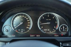 Black BMW X5 2013 in Kaunas, with an engine capacity of 2.99 L and mileage of 323 thousand km for 17750 €, photo 23 on AUTOMOTO.COM.LV