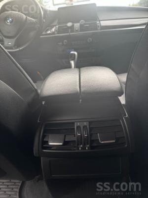 Black BMW X5 2013 in Dobele, with an engine capacity of 3.00 L and mileage of 224 thousand km for 10500 €, photo 7 on AUTOMOTO.COM.LV