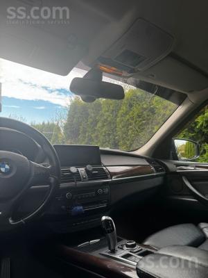 Black BMW X5 2013 in Dobele, with an engine capacity of 3.00 L and mileage of 224 thousand km for 10500 €, photo 8 on AUTOMOTO.COM.LV