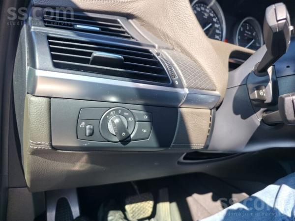 Black BMW X5 2013 in Riga, with an engine capacity of 3.00 L and mileage of 201 thousand km for 16000 €, photo 8 on AUTOMOTO.COM.LV