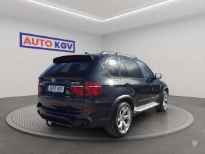 Black BMW X5 2013 in Kaunas, with an engine capacity of 3.00 L and mileage of 222 thousand km for 11999 €, photo 7 on AUTOMOTO.COM.LV