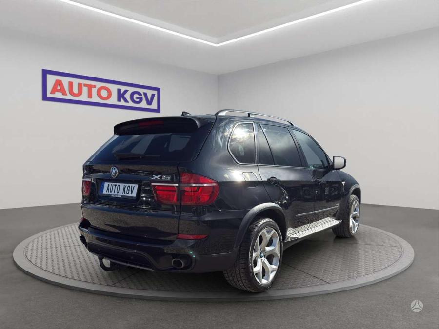Black BMW X5 2013 in Kaunas, with an engine capacity of 3.00 L and mileage of 222 thousand km for 11999 €, photo 7 on AUTOMOTO.COM.LV