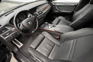Melns BMW X5 2013 Rīga, ar dzinēja tilpumu 3.00 L un nobraukumu 276 tūkst. km par 12990 €, foto 12 vietnē AUTOMOTO.COM.LV