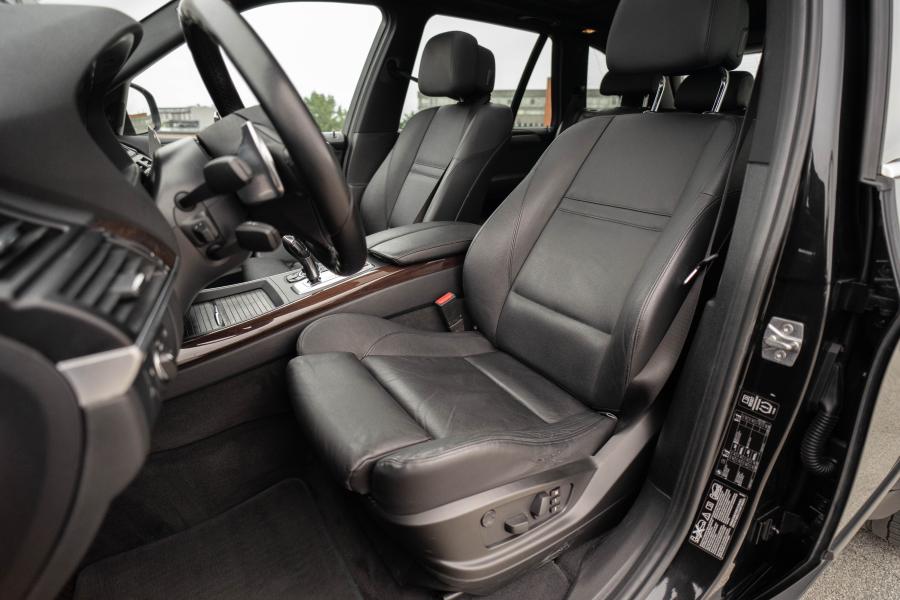 Melns BMW X5 2013 Rīga, ar dzinēja tilpumu 3.00 L un nobraukumu 276 tūkst. km par 12990 €, foto 13 vietnē AUTOMOTO.COM.LV