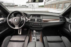 Melns BMW X5 2013 Rīga, ar dzinēja tilpumu 3.00 L un nobraukumu 276 tūkst. km par 12990 €, foto 14 vietnē AUTOMOTO.COM.LV