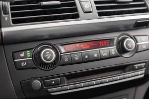 Melns BMW X5 2013 Rīga, ar dzinēja tilpumu 3.00 L un nobraukumu 276 tūkst. km par 12990 €, foto 21 vietnē AUTOMOTO.COM.LV
