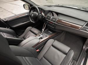 Melns BMW X5 2013 Rīga, ar dzinēja tilpumu 3.00 L un nobraukumu 276 tūkst. km par 12990 €, foto 27 vietnē AUTOMOTO.COM.LV