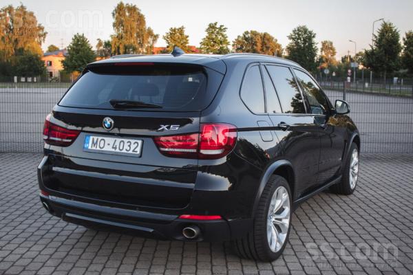 Melns BMW X5 2013 Jelgava, ar dzinēja tilpumu 3.00 L un nobraukumu 258 tūkst. km par 22500 €, foto 4 vietnē AUTOMOTO.COM.LV
