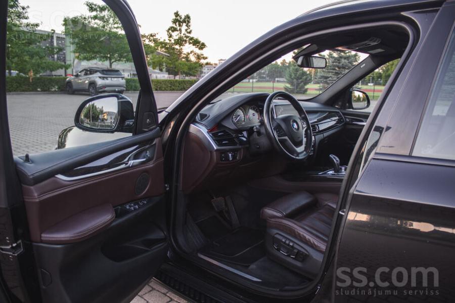Melns BMW X5 2013 Jelgava, ar dzinēja tilpumu 3.00 L un nobraukumu 258 tūkst. km par 22500 €, foto 8 vietnē AUTOMOTO.COM.LV