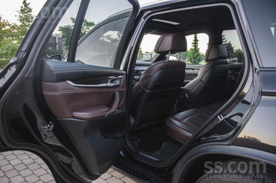 Melns BMW X5 2013 Jelgava, ar dzinēja tilpumu 3.00 L un nobraukumu 258 tūkst. km par 22500 €, foto 9 vietnē AUTOMOTO.COM.LV