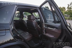 Melns BMW X5 2013 Jelgava, ar dzinēja tilpumu 3.00 L un nobraukumu 258 tūkst. km par 22500 €, foto 10 vietnē AUTOMOTO.COM.LV