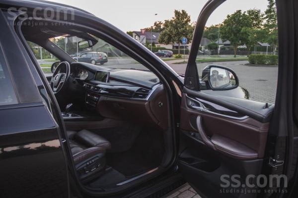 Melns BMW X5 2013 Jelgava, ar dzinēja tilpumu 3.00 L un nobraukumu 258 tūkst. km par 22500 €, foto 10 vietnē AUTOMOTO.COM.LV