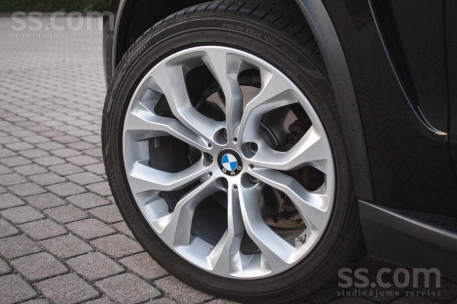 Melns BMW X5 2013 Jelgava, ar dzinēja tilpumu 3.00 L un nobraukumu 258 tūkst. km par 22500 €, foto 23 vietnē AUTOMOTO.COM.LV