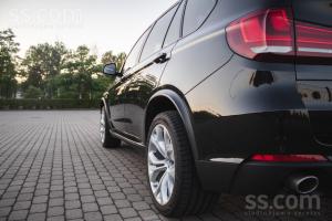 Melns BMW X5 2013 Jelgava, ar dzinēja tilpumu 3.00 L un nobraukumu 258 tūkst. km par 22500 €, foto 27 vietnē AUTOMOTO.COM.LV
