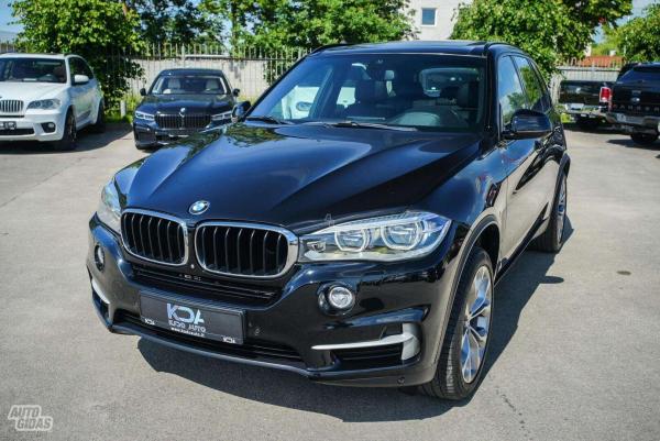 Black BMW X5 2013 in Kaunas, with an engine capacity of 3.00 L and mileage of 323 thousand km for 17450 €, photo 4 on AUTOMOTO.COM.LV