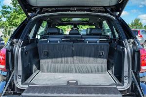 Black BMW X5 2013 in Kaunas, with an engine capacity of 3.00 L and mileage of 323 thousand km for 17450 €, photo 14 on AUTOMOTO.COM.LV