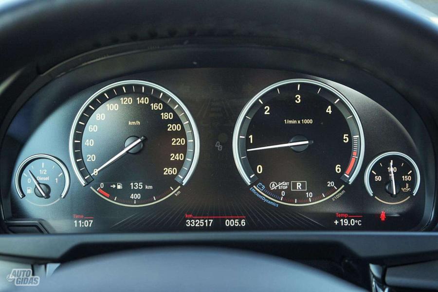 Black BMW X5 2013 in Kaunas, with an engine capacity of 3.00 L and mileage of 323 thousand km for 17450 €, photo 23 on AUTOMOTO.COM.LV