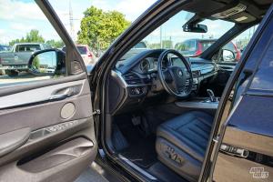 Black BMW X5 2013 in Kaunas, with an engine capacity of 3.00 L and mileage of 323 thousand km for 17450 €, photo 25 on AUTOMOTO.COM.LV