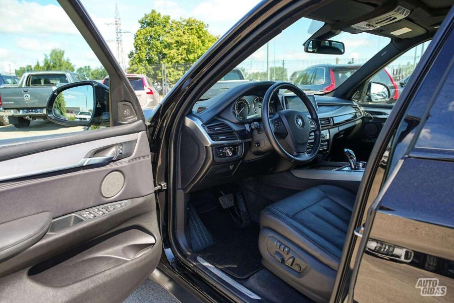 Black BMW X5 2013 in Kaunas, with an engine capacity of 3.00 L and mileage of 323 thousand km for 17450 €, photo 25 on AUTOMOTO.COM.LV