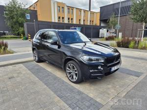 Black BMW X5 2013 in Riga, with an engine capacity of 3.00 L and mileage of 236 thousand km for 23000 €, photo 3 on AUTOMOTO.COM.LV