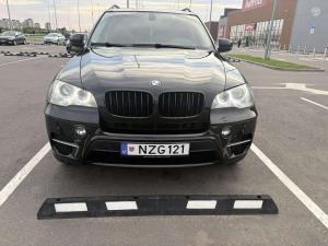 Black BMW X5 2013 in Kaunas, with an engine capacity of 2.99 L and mileage of 170 thousand km for 14990 €, photo 3 on AUTOMOTO.COM.LV