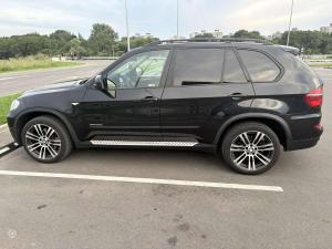 Black BMW X5 2013 in Kaunas, with an engine capacity of 2.99 L and mileage of 170 thousand km for 14990 €, photo 9 on AUTOMOTO.COM.LV