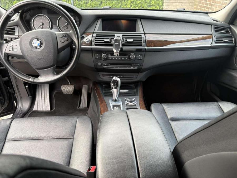Black BMW X5 2013 in Kaunas, with an engine capacity of 2.99 L and mileage of 170 thousand km for 14990 €, photo 10 on AUTOMOTO.COM.LV