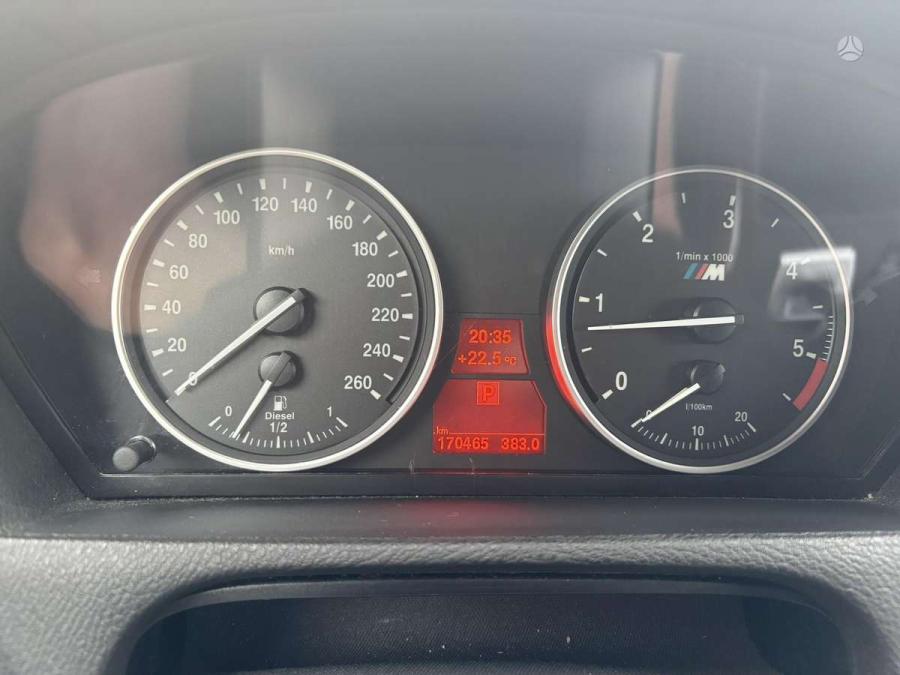 Black BMW X5 2013 in Kaunas, with an engine capacity of 2.99 L and mileage of 170 thousand km for 14990 €, photo 16 on AUTOMOTO.COM.LV