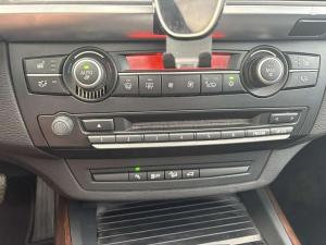 Black BMW X5 2013 in Kaunas, with an engine capacity of 2.99 L and mileage of 170 thousand km for 14990 €, photo 17 on AUTOMOTO.COM.LV