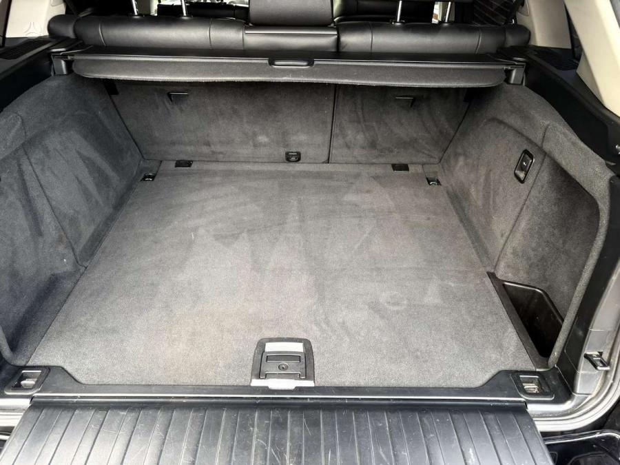 Black BMW X5 2013 in Kaunas, with an engine capacity of 2.99 L and mileage of 170 thousand km for 14990 €, photo 20 on AUTOMOTO.COM.LV