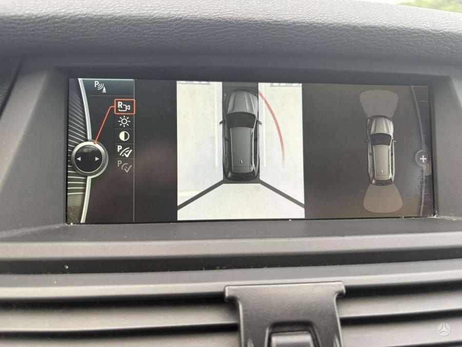Black BMW X5 2013 in Kaunas, with an engine capacity of 2.99 L and mileage of 170 thousand km for 14990 €, photo 23 on AUTOMOTO.COM.LV