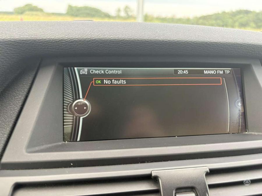 Black BMW X5 2013 in Kaunas, with an engine capacity of 2.99 L and mileage of 170 thousand km for 14990 €, photo 24 on AUTOMOTO.COM.LV