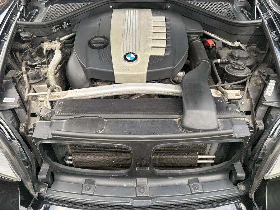 Black BMW X5 2013 in Kaunas, with an engine capacity of 2.99 L and mileage of 170 thousand km for 14990 €, photo 30 on AUTOMOTO.COM.LV