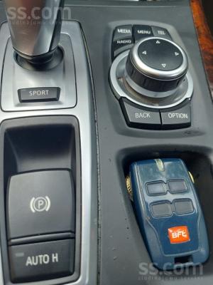 Melns BMW X5 2013 Ogre, ar dzinēja tilpumu 3.00 L un nobraukumu 267 tūkst. km par 10950 €, foto 5 vietnē AUTOMOTO.COM.LV