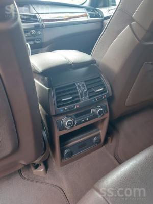 Melns BMW X5 2013 Ogre, ar dzinēja tilpumu 3.00 L un nobraukumu 267 tūkst. km par 10950 €, foto 6 vietnē AUTOMOTO.COM.LV