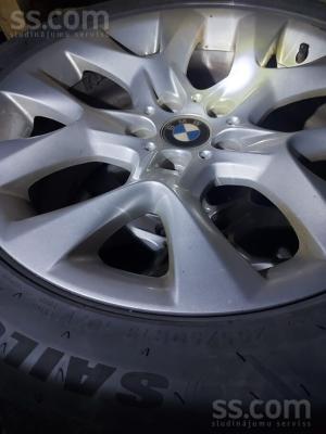 Melns BMW X5 2013 Ogre, ar dzinēja tilpumu 3.00 L un nobraukumu 267 tūkst. km par 10950 €, foto 11 vietnē AUTOMOTO.COM.LV