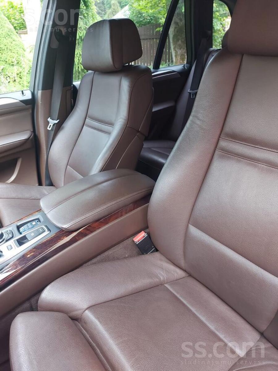Melns BMW X5 2013 Ogre, ar dzinēja tilpumu 3.00 L un nobraukumu 267 tūkst. km par 10950 €, foto 13 vietnē AUTOMOTO.COM.LV