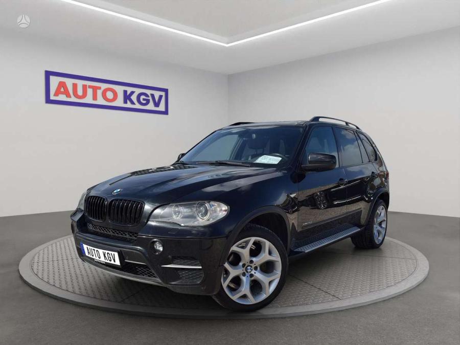 Black BMW X5 2013 in Kaunas, with an engine capacity of 3.00 L and mileage of 222 thousand km for 11999 €, photo 1 on AUTOMOTO.COM.LV