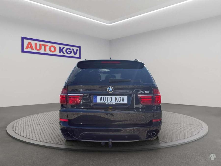 Black BMW X5 2013 in Kaunas, with an engine capacity of 3.00 L and mileage of 222 thousand km for 11999 €, photo 6 on AUTOMOTO.COM.LV