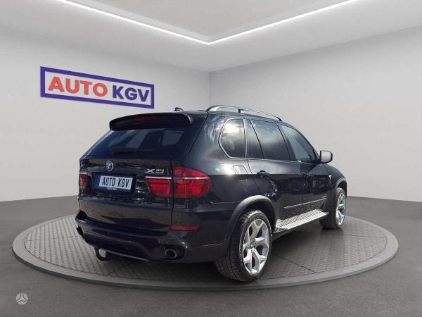 Black BMW X5 2013 in Kaunas, with an engine capacity of 3.00 L and mileage of 222 thousand km for 11999 €, photo 6 on AUTOMOTO.COM.LV