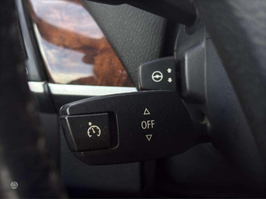 Black BMW X5 2013 in Kaunas, with an engine capacity of 3.00 L and mileage of 222 thousand km for 11999 €, photo 21 on AUTOMOTO.COM.LV