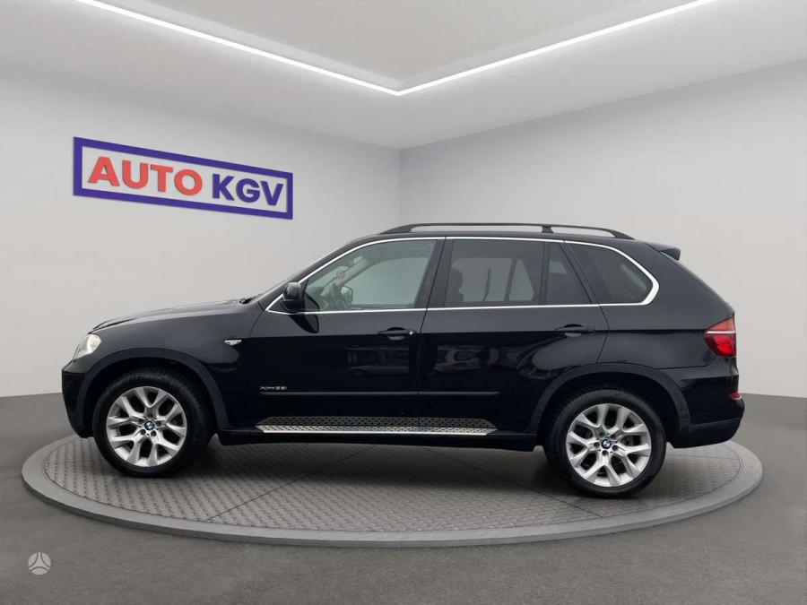 Black BMW X5 2013 in Vilnius, with an engine capacity of 3.00 L and mileage of 249 thousand km for 11999 €, photo 3 on AUTOMOTO.COM.LV