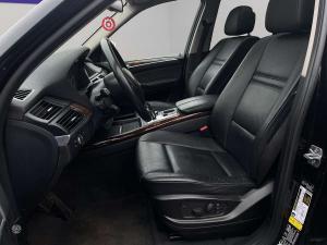 Black BMW X5 2013 in Vilnius, with an engine capacity of 3.00 L and mileage of 249 thousand km for 11999 €, photo 12 on AUTOMOTO.COM.LV